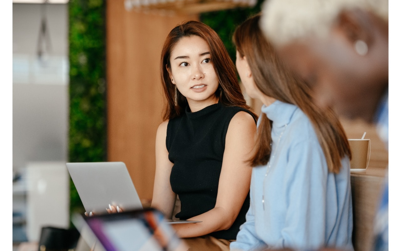 Best Guide on Food and Beverage Service Training - StaffAny