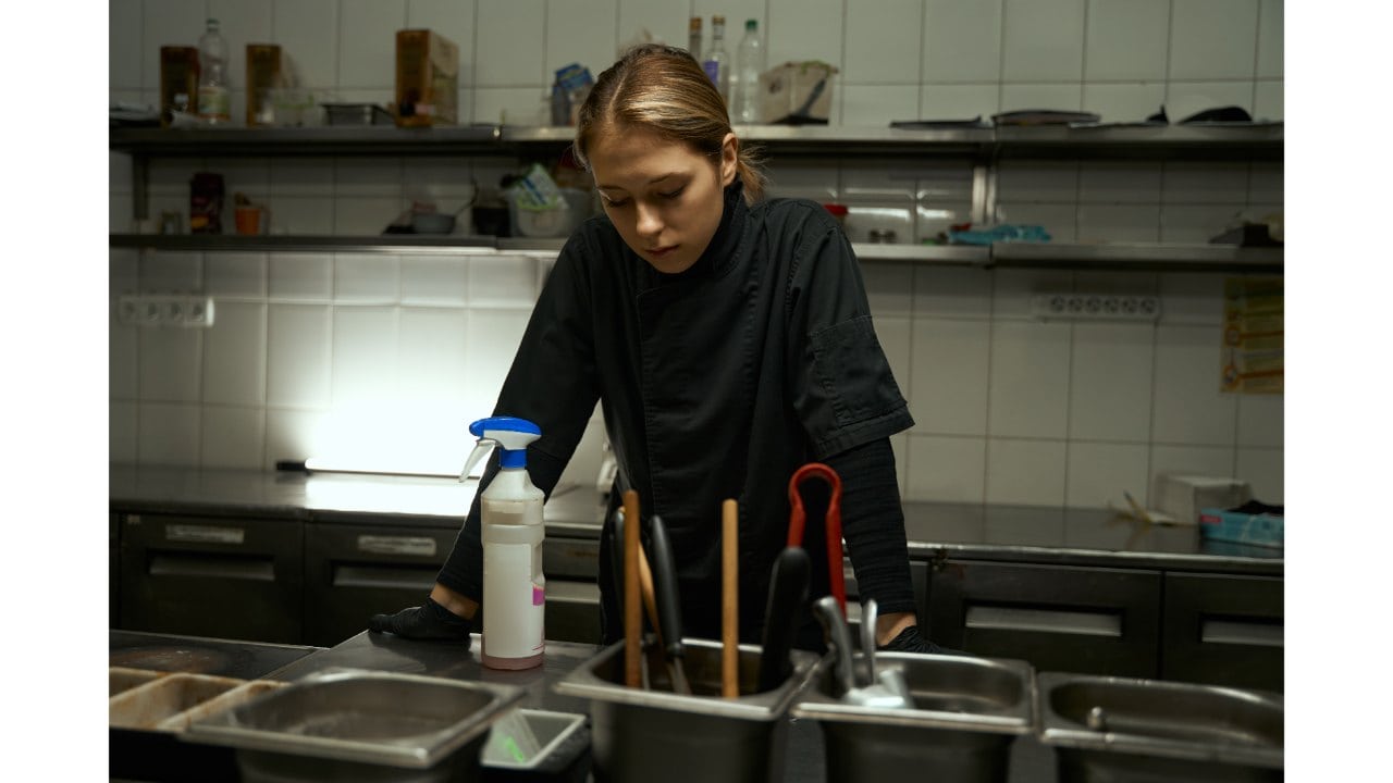 10 Tips on How to Reduce Overtime at Work Effectively - StaffAny