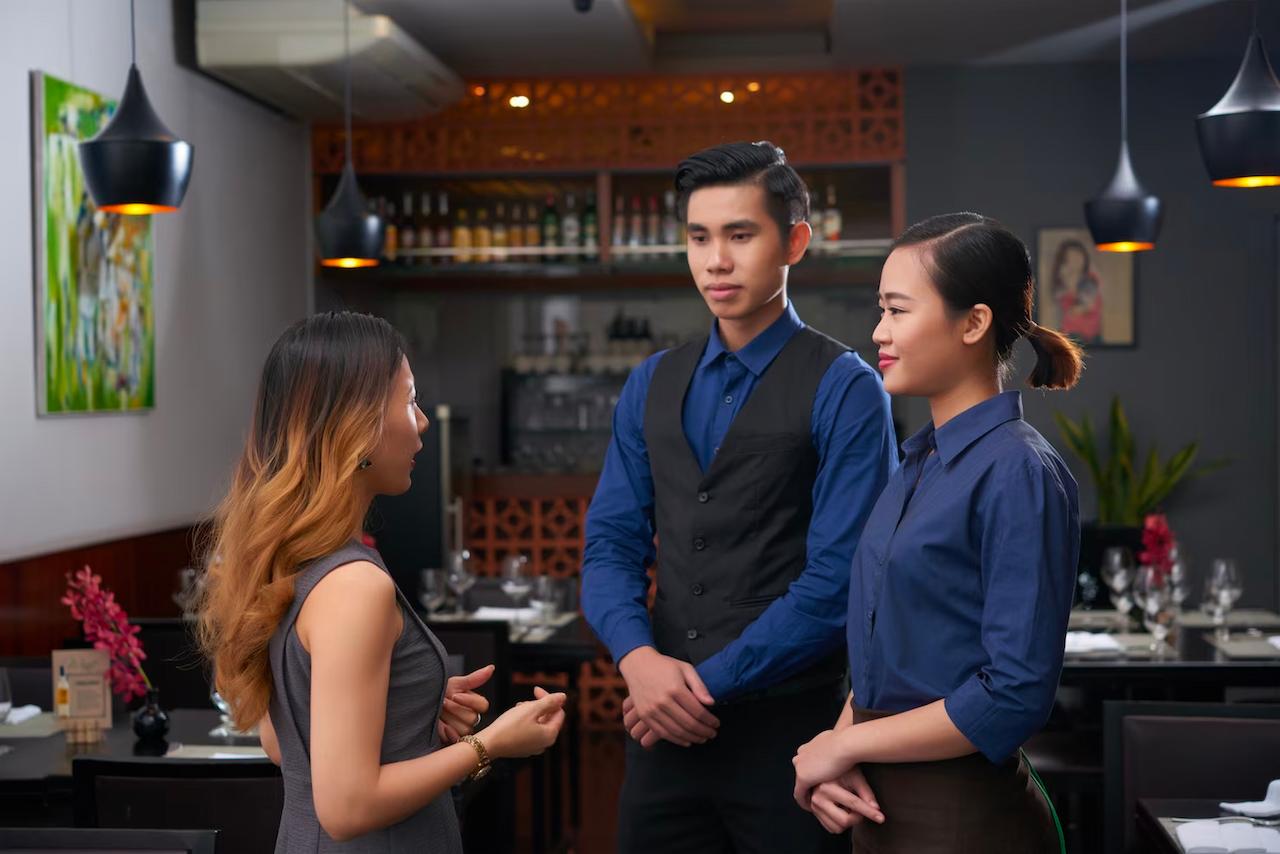 Restaurant Staff Training Topics for Productivity - StaffAny